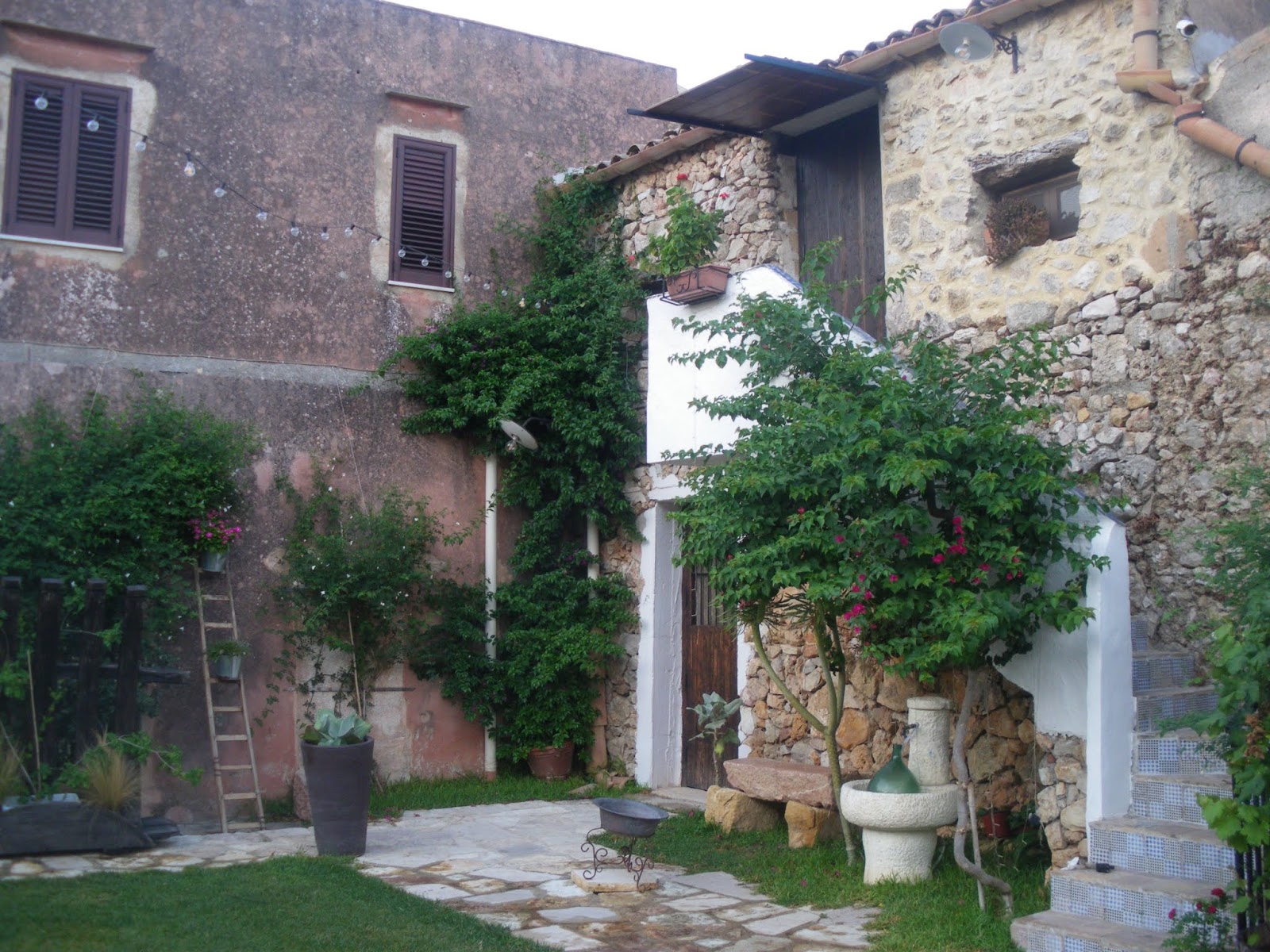 Trapani, una falce sul mare: Bagli storici