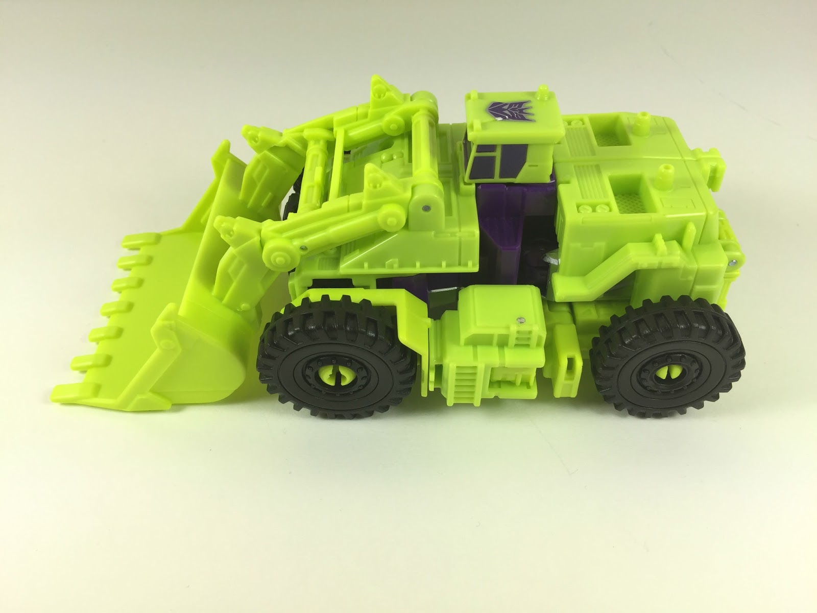 Toybox Soapbox: Transformers Combiner Wars Devastator Review