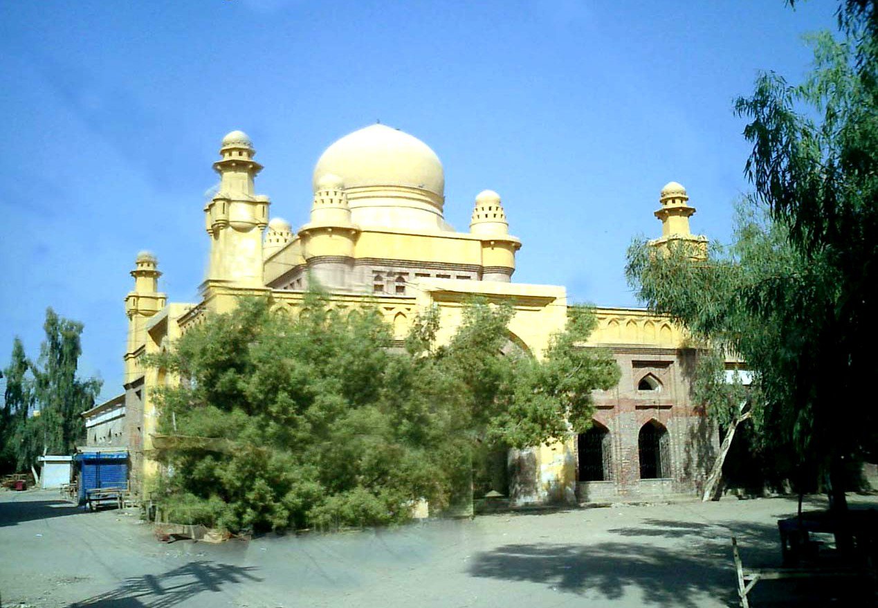 The Lost Worlds: Some historic buildings in Larkana city