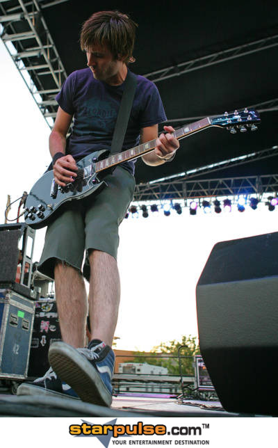 樂團介紹：Puddle Of Mudd 爛泥巴樂團 - 【Cannibal】