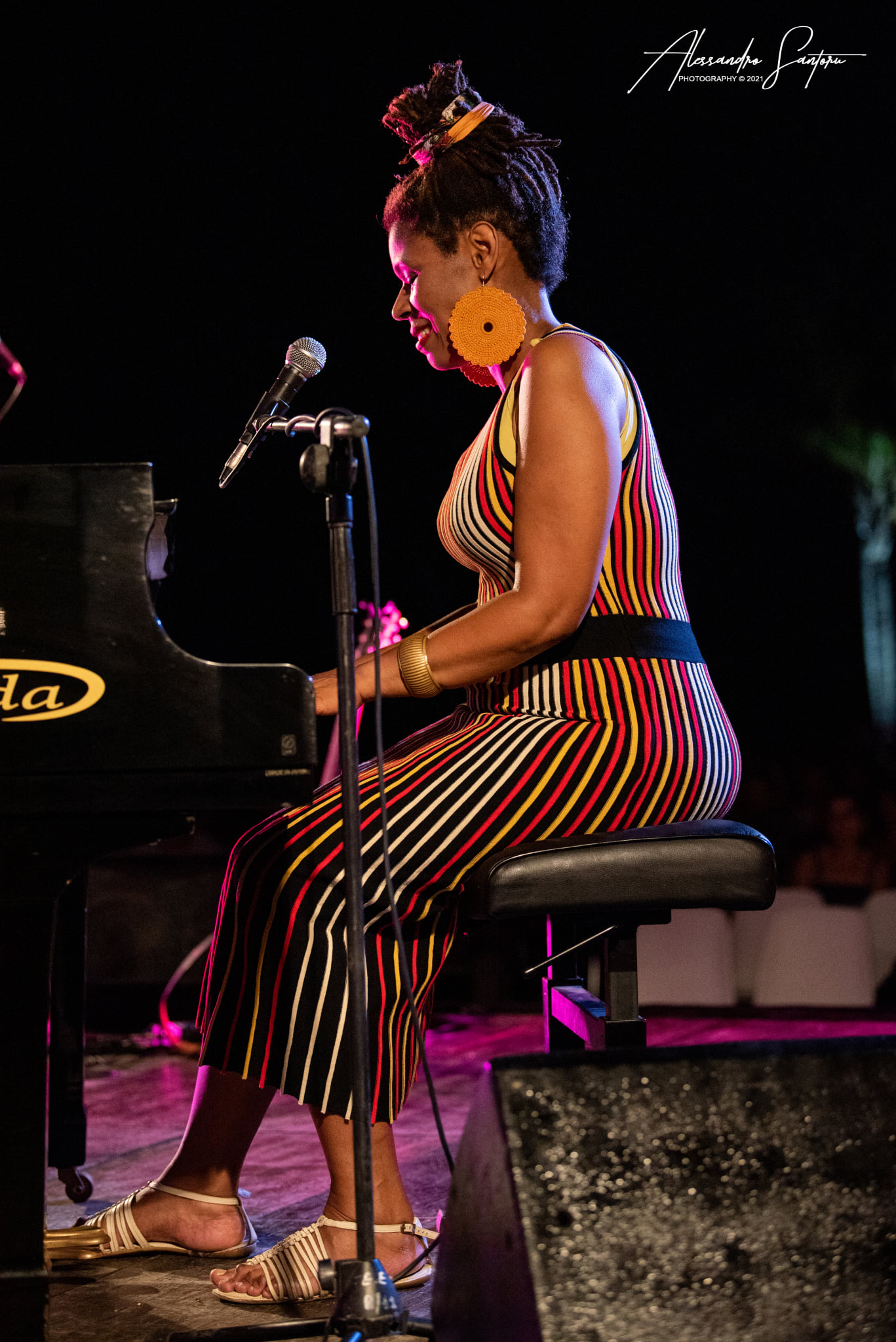 Official Website Carmen Souza // #INTERCONNECTEDNESS