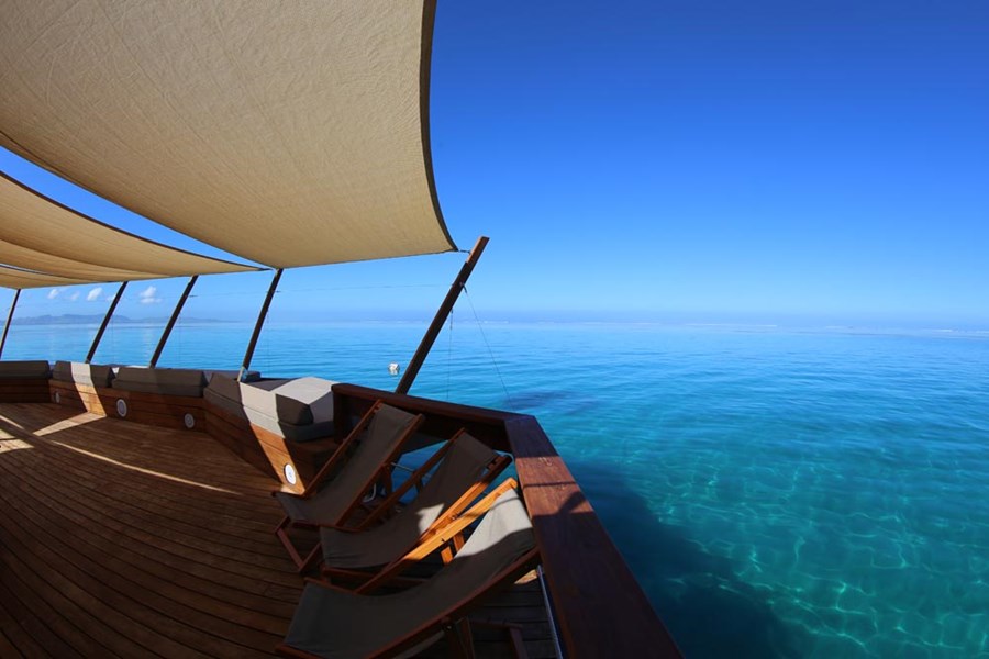 Passion For Luxury : CLOUD-9: A UNIQUE FLOATING ISLAND BAR IN FIJI ...