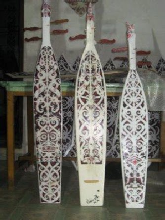 Sampek adalah alat musik tradisional Suku Dayak