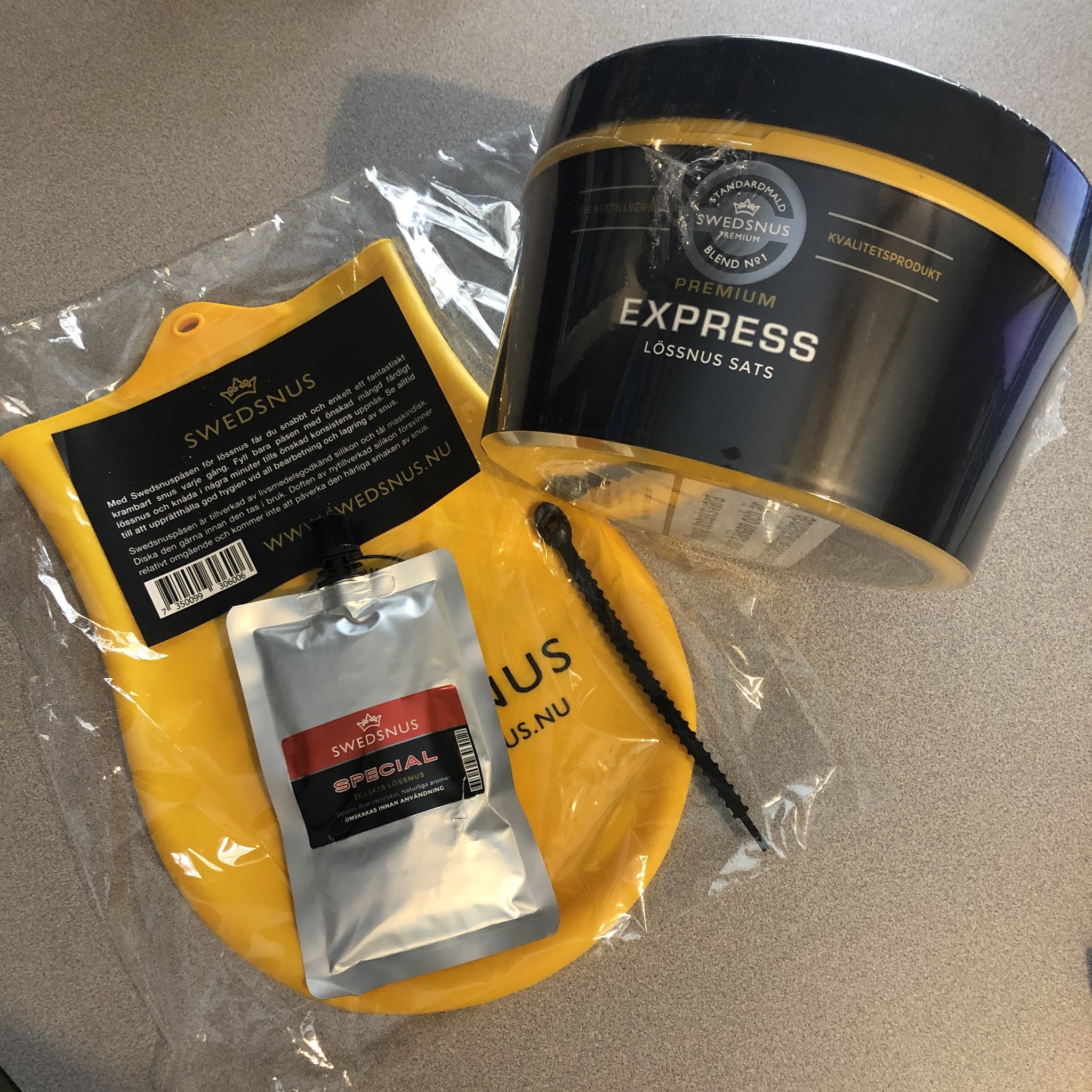 SwedSnus/SnusRoom.com Premium Express Loose - Review. 5 February 2021.