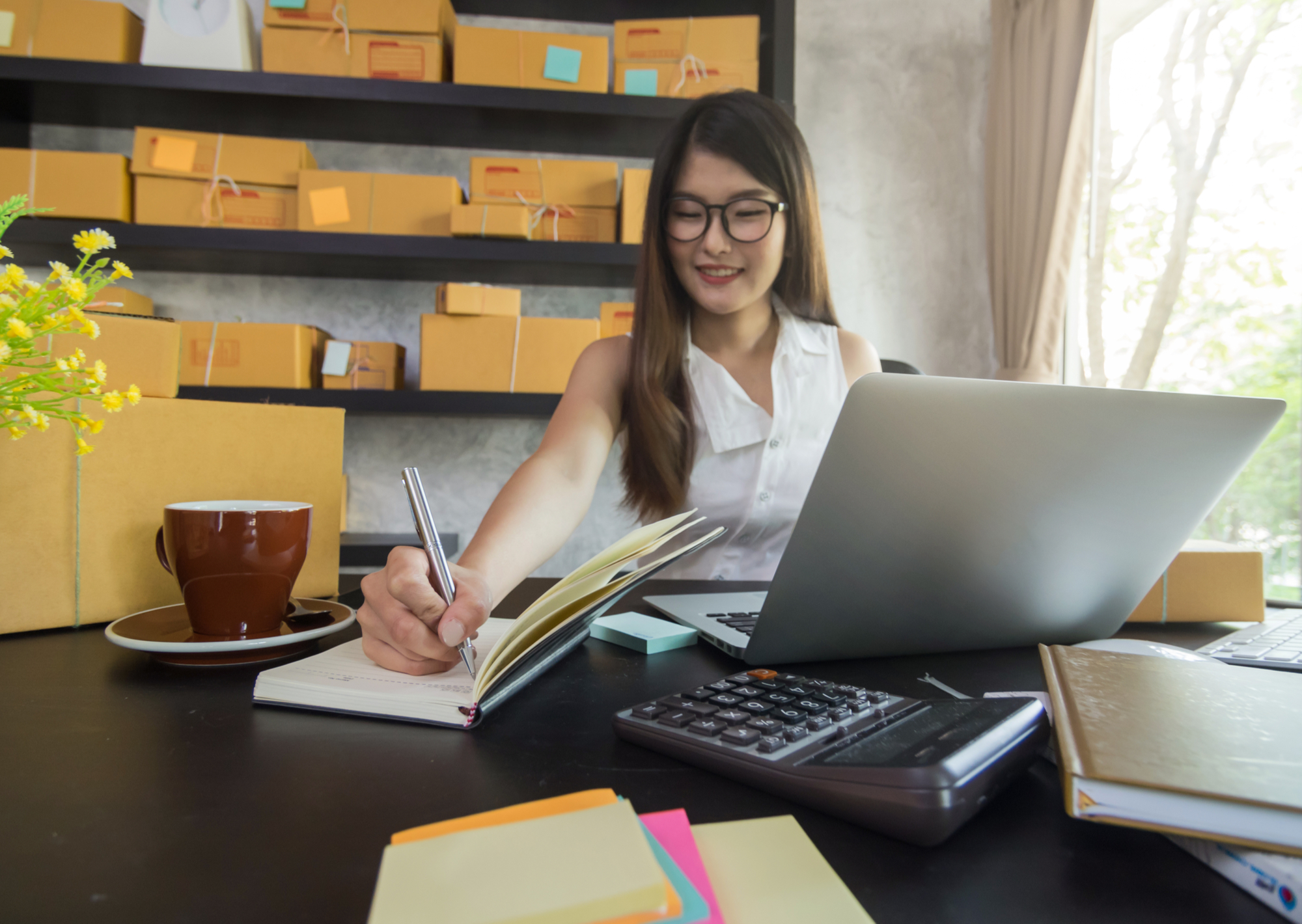 Tips Imbangi Kerja Kantoran dan Bisnis Online