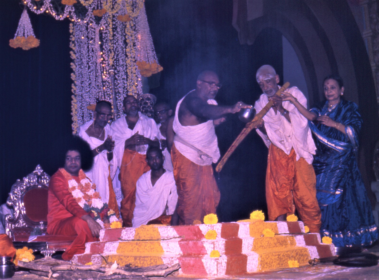 Sathya Sai with Students: Sri Sathya Sai On: True Significance of Yajna ...