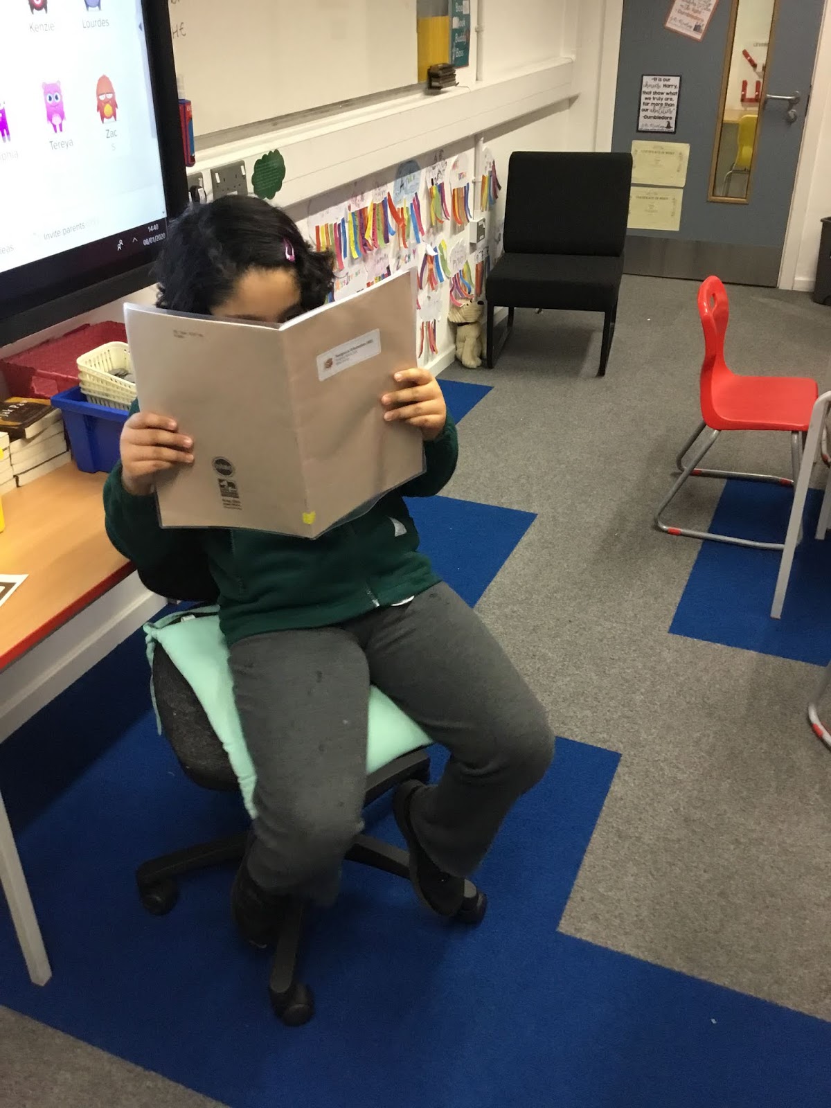 Suttons Primary School: 3JI Newsround Reporters