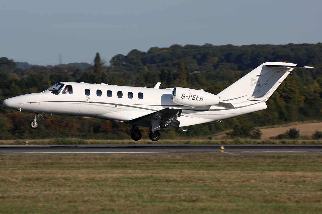 WORLD AIRCRAFT IMAGES by Terry Wade: G-PEER C25A EGGW (London Luton) 09 ...