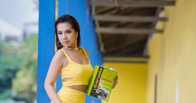 Warso Moe Oo Photoshoot , Night Out Snaps and Chaung Thar Beach Photoshoot