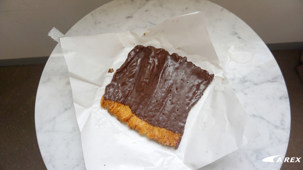 AREX: [Bread Pilgrimage in Yeonnam-dong] Butter Bakery and Along Bread & Cafe