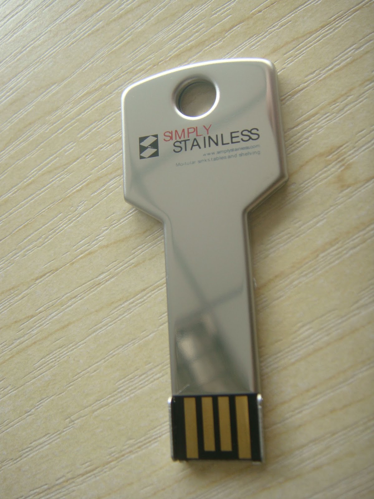 Bentuk Flashdisk Unik