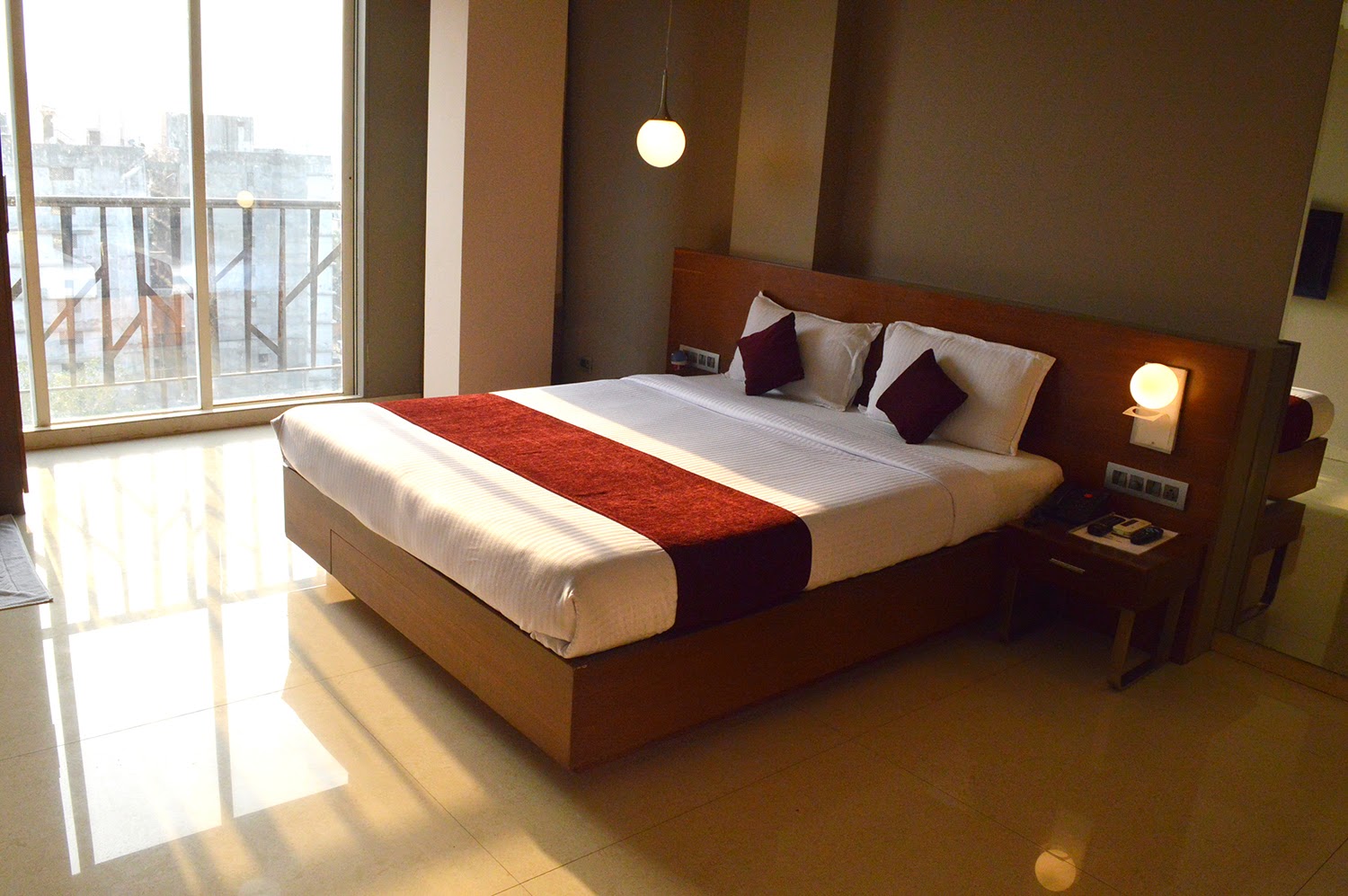 Review: OYO Rooms Sher-e-Punjab, Mumbai