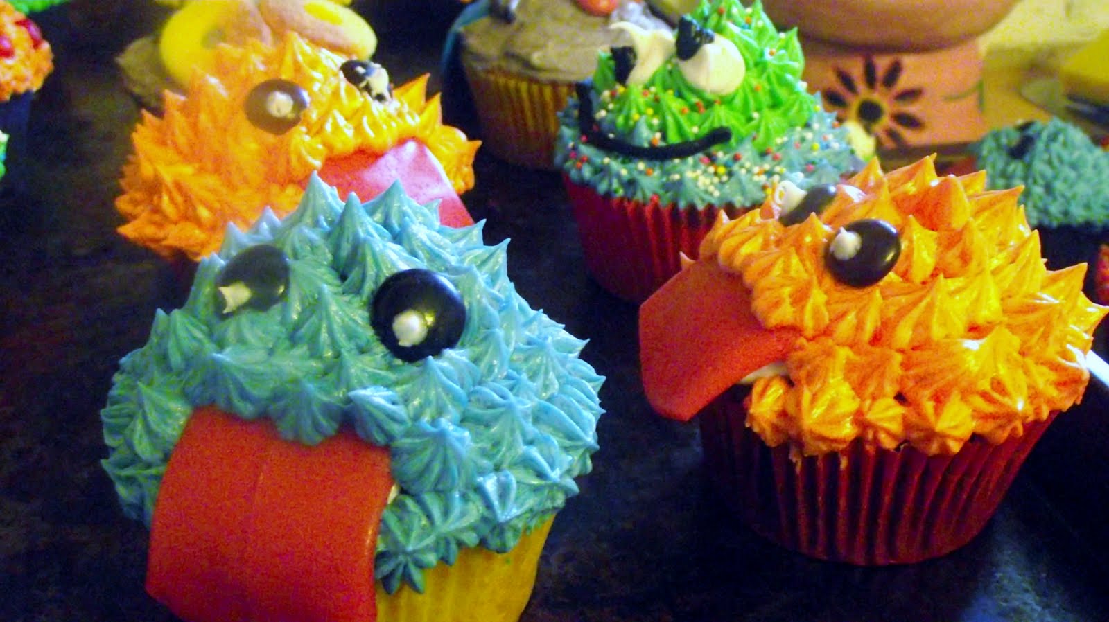 Curry and Ice Wine: MONSTER cupcakes!