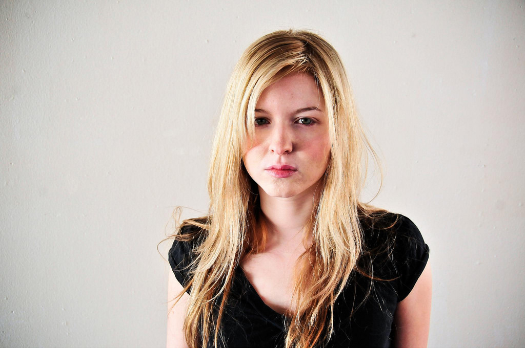 Katherine Katz, vokalis cantik band grindcore! - Eskapis Media