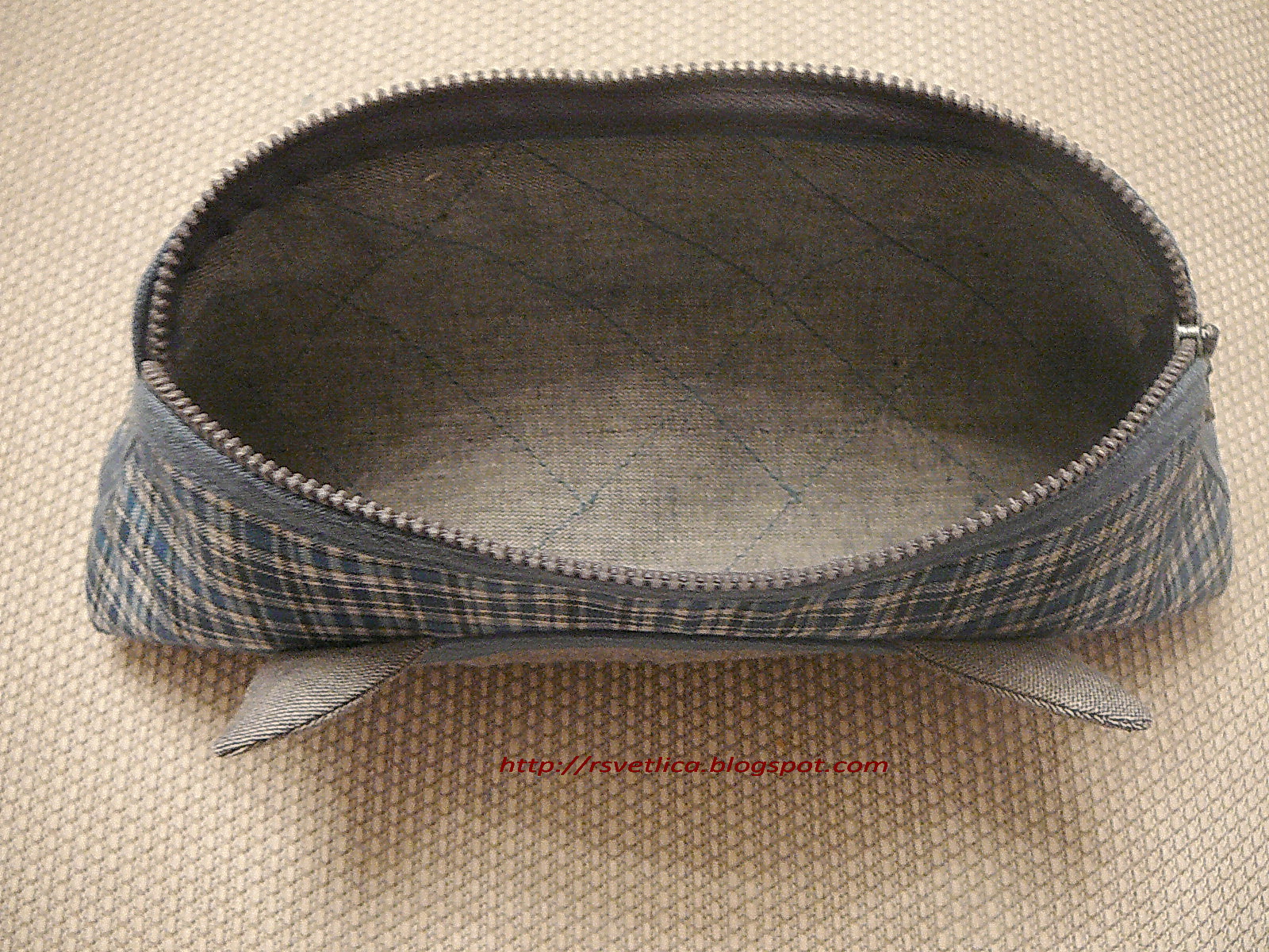 Pencil Case Cat ~ Free-Tutorial.net