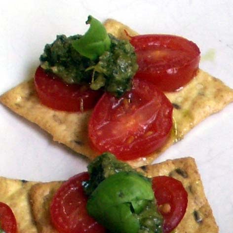 Mom, What's For Dinner?: Tomato & Basil Pesto Canape