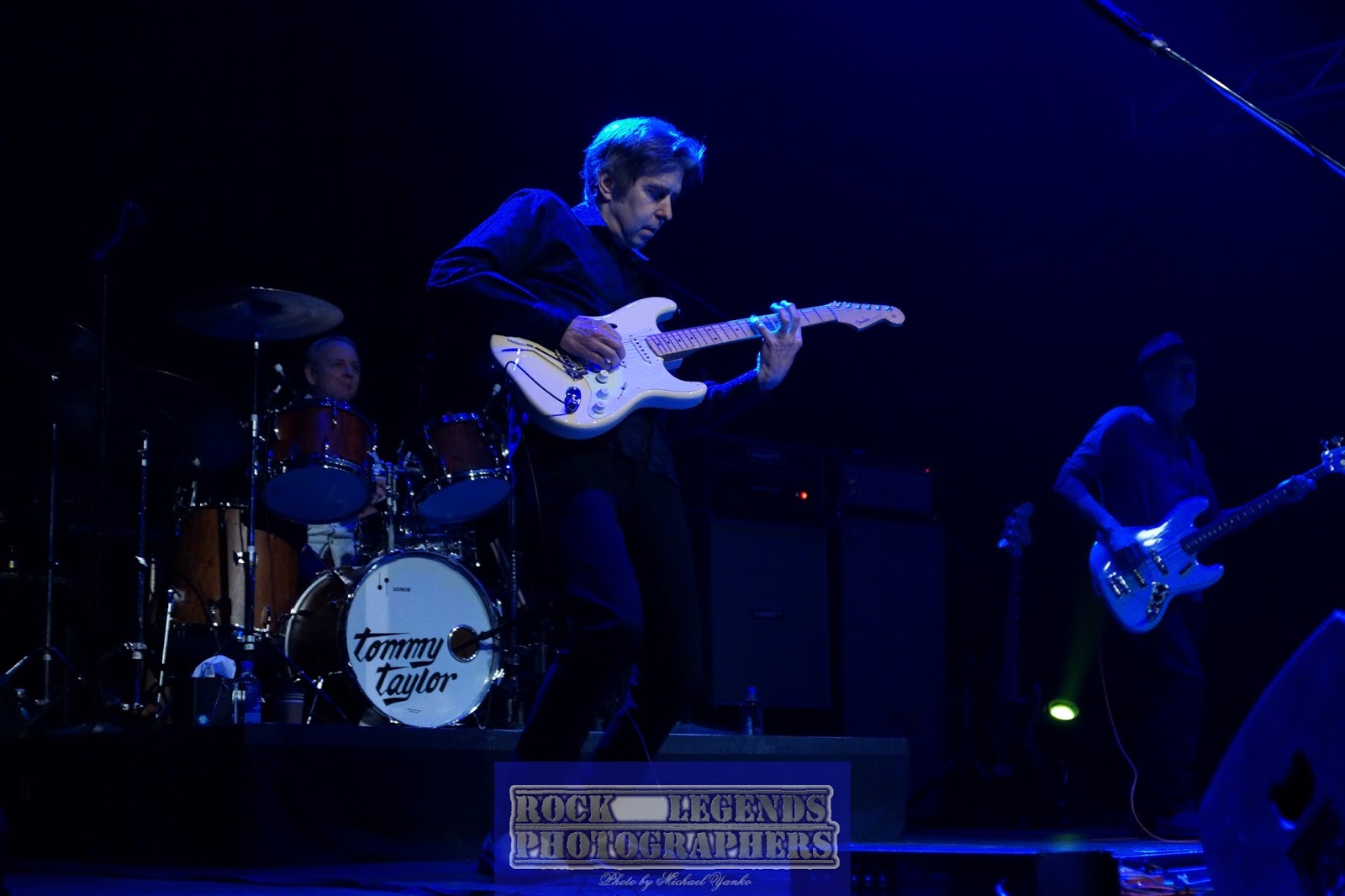 Texas Guitar Icon Eric Johnson Wows With "Ah Via Musicom" In Central ...
