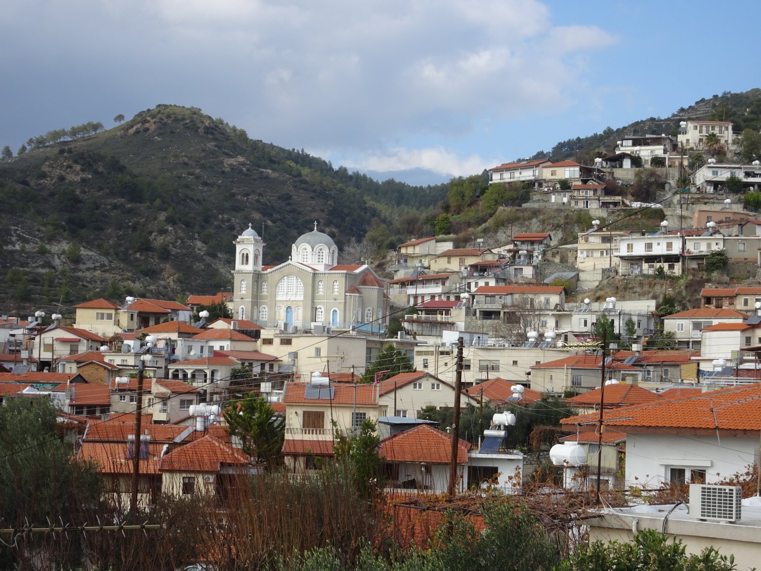 A new life planned in Cyprus: Road Trip to Pelentri