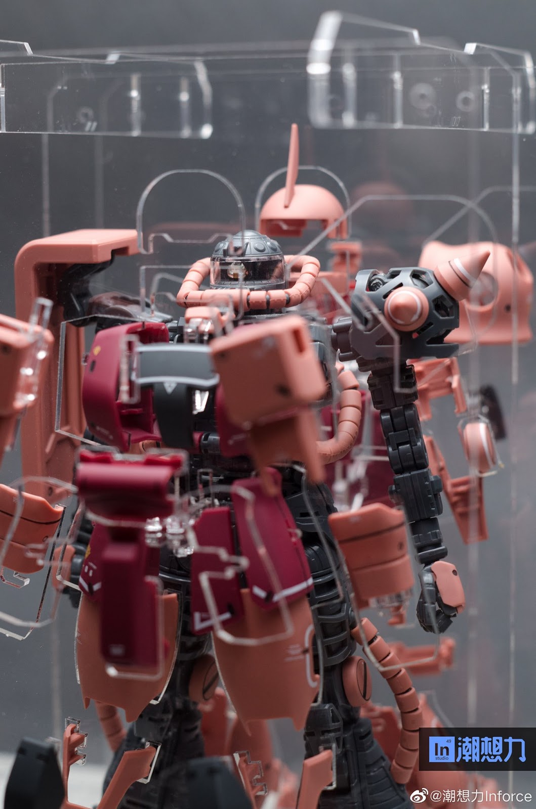 Zaku II Gets a Mechanical Dissection Display Case from a 3rd Party Brand