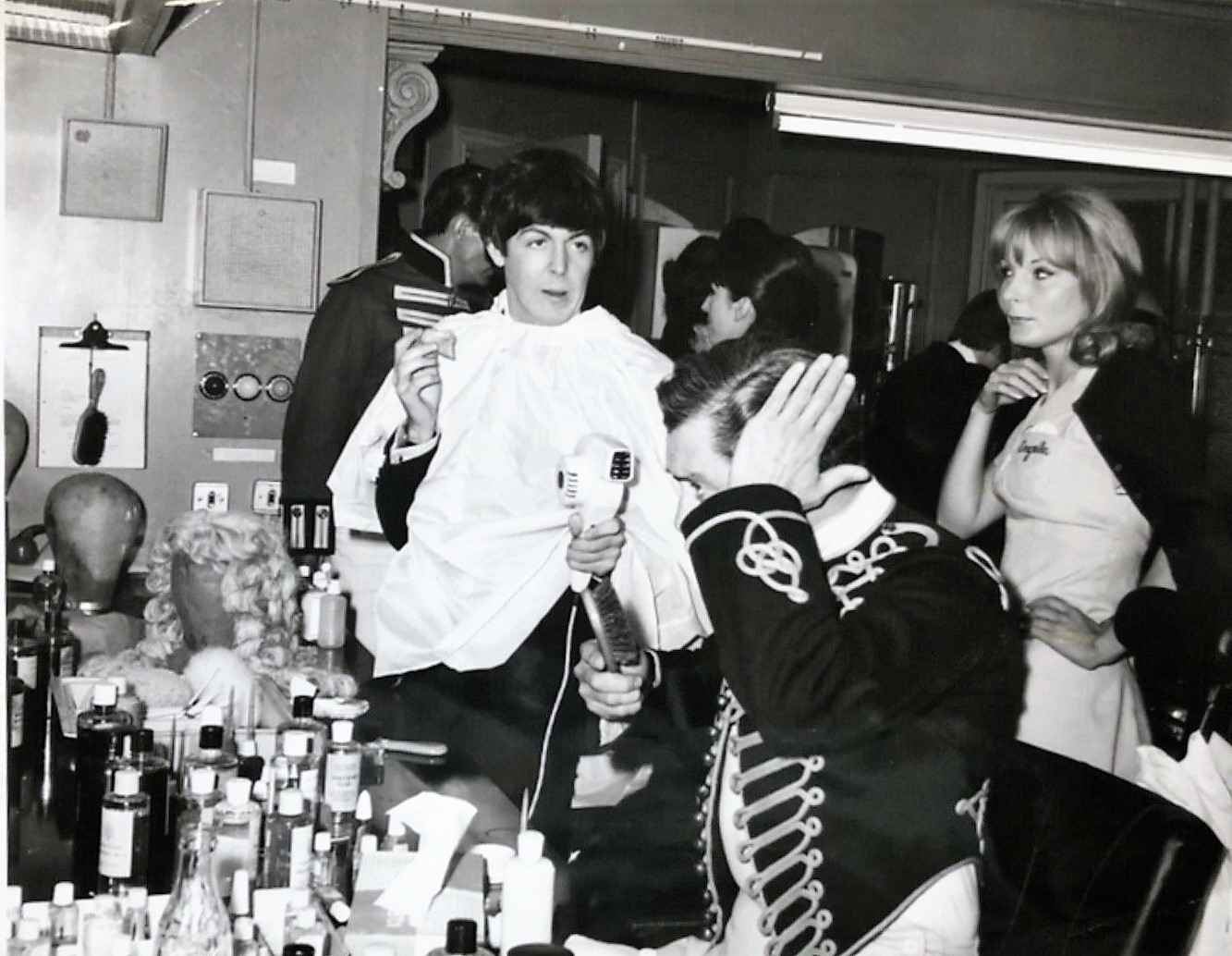 Meet the Beatles for Real: Filming the dressing room scene