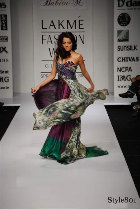 Style801 Fashion: Pakistani Models Ramp Walk