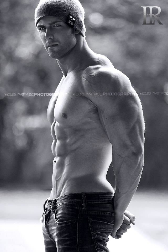 Bodybuilding Junction: Hot Abs Model Jay Amato