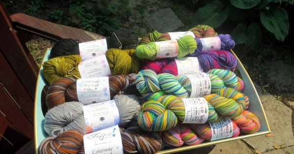 Making cake... with yarn