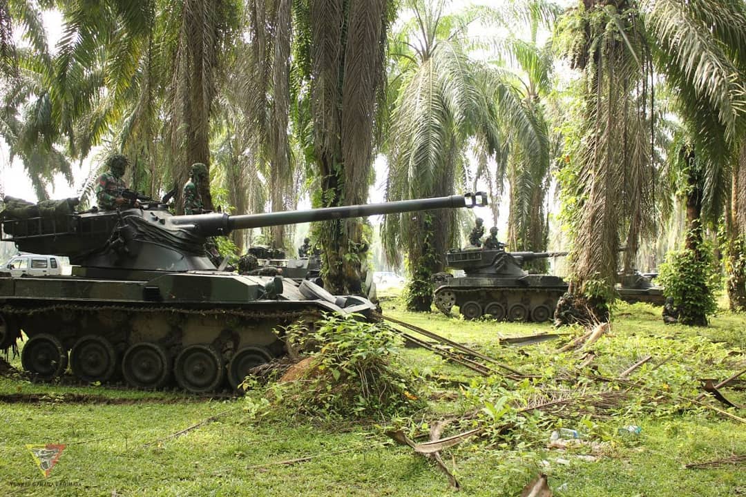 DEFENSE STUDIES: Yonkav 6/NK Latihan Operasi Pertempuran Hutan