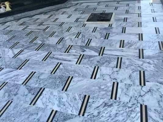 Sunny gray marble design