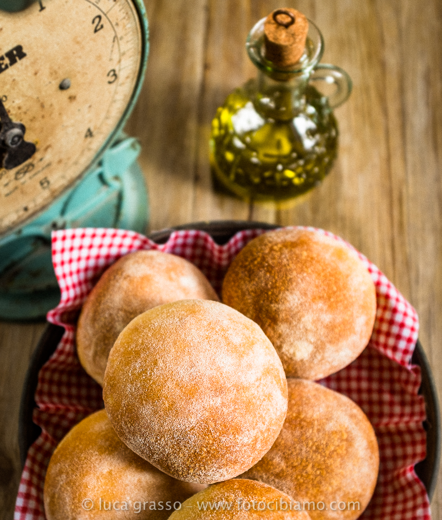 fotocibiamo: MUFFOLETTA...per Alla mensa coi Santi!