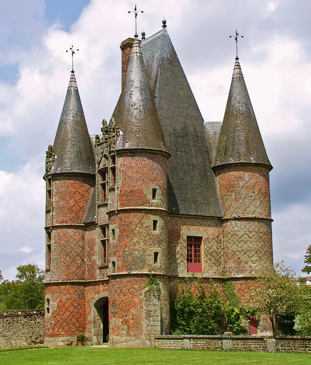 Living the life in Saint-Aignan: Dampierre et Carrouges — ressemblances