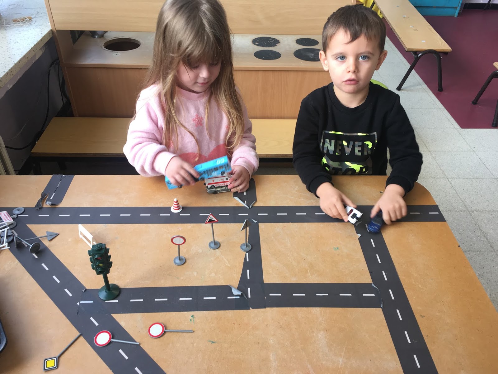 1ste kleuter: Thema verkeer