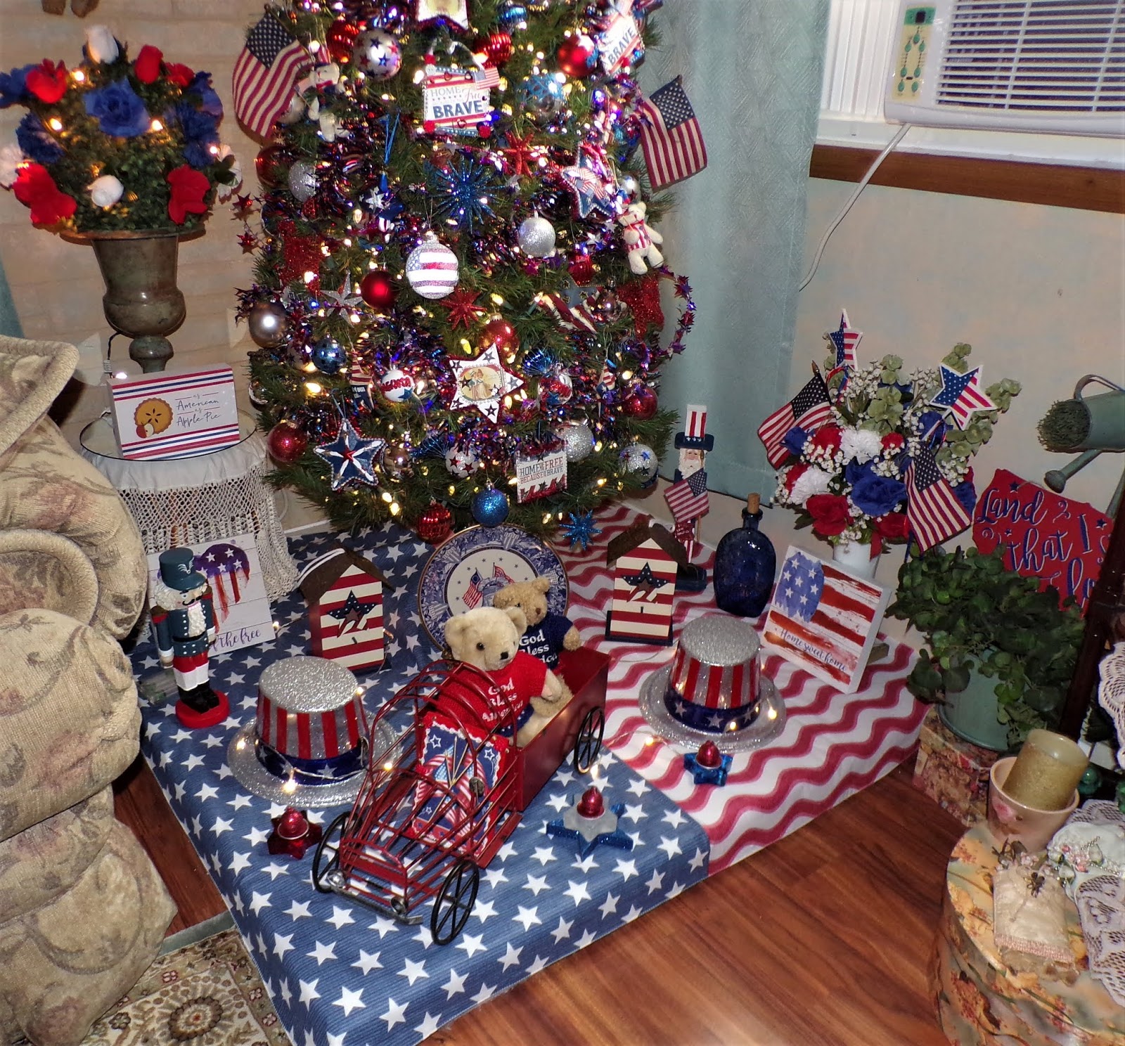 DEBBIE-DABBLE BLOG: Summer Patriotic Tree, 2020