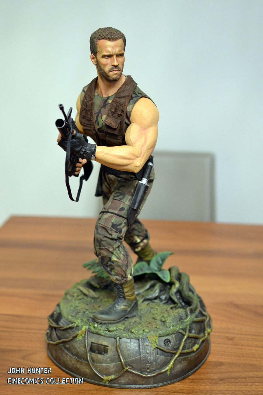 John Hunter Cinecomics Collection: SIDESHOW PREMIUM FORMAT: DUTCH SHAEFER