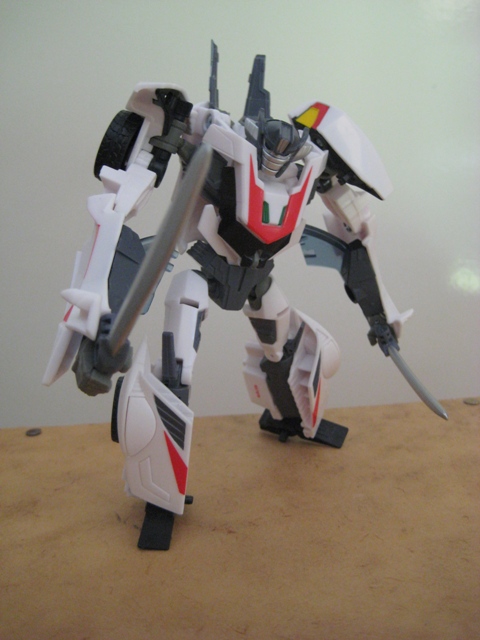 ChCse's blog: Toy Review: Transformers Prime Robots in Disguise Wheeljack