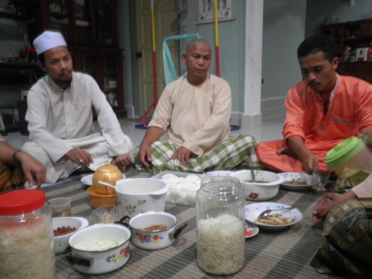 DPPK BAGAN DATOH: EIDUL FITRI : MERAPATKAN JALINAN UKHWAH UMAT ISLAM