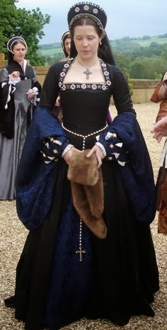 My SCA Garb: Women's SCA garb gallery