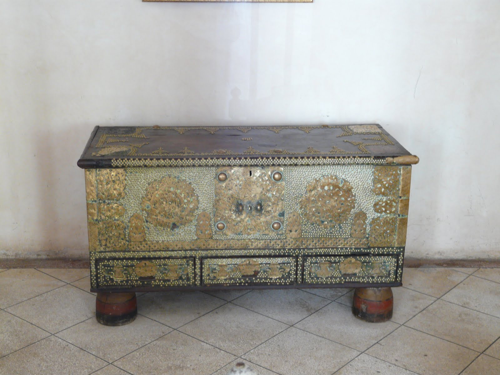 Zanzibar Stories & History: The Arab Chests of the Peoples of the Monsoon