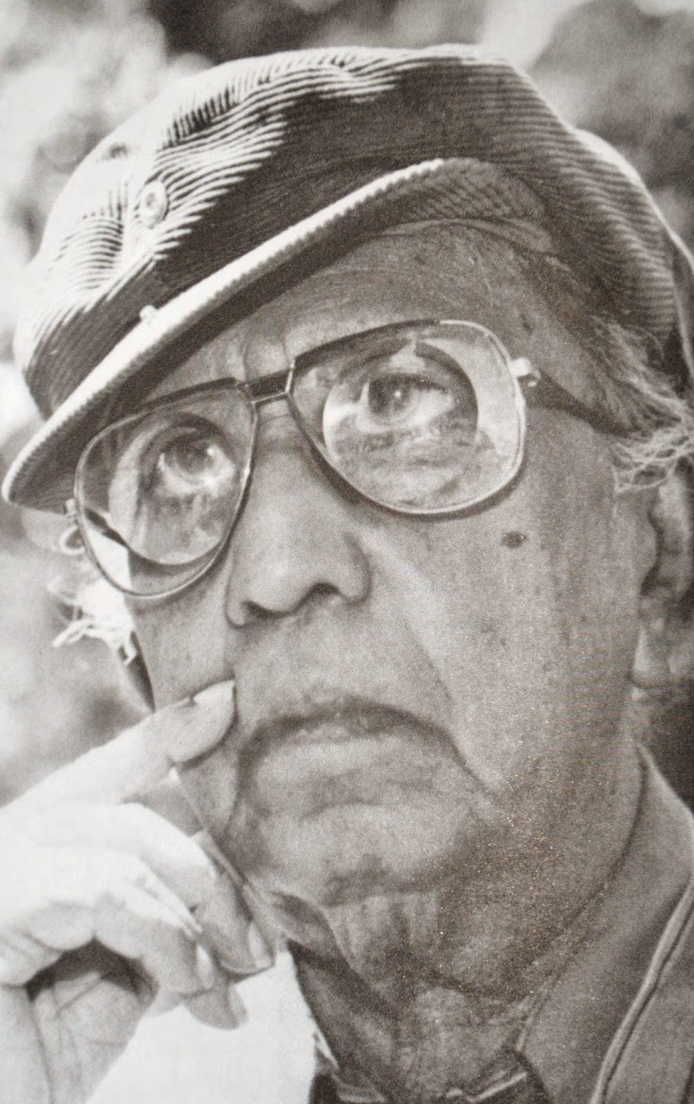 Fragments.: Lester James Peries: Conversations with an Icon