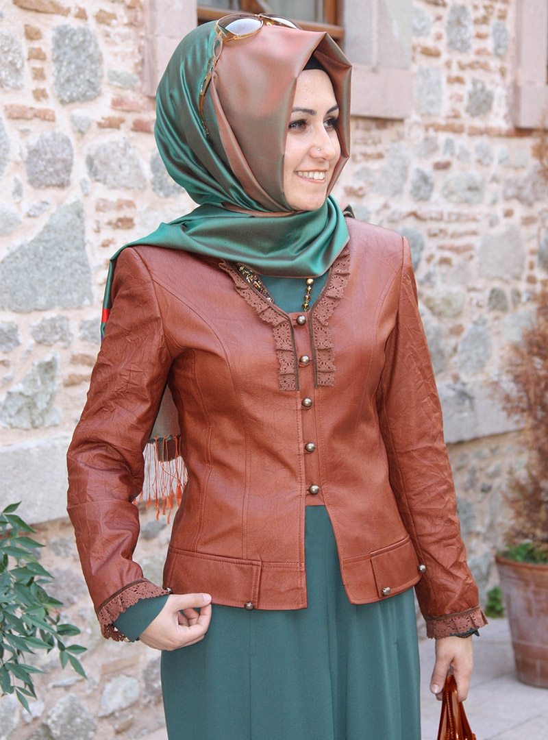 Trendy Hijab Fashion: Lacy Leather Jacket Models