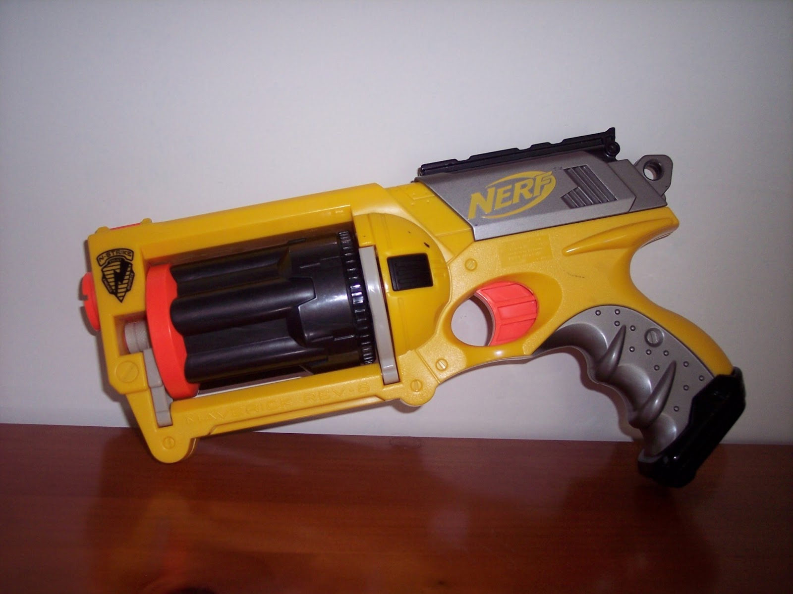 Hidden Treasures : Nerf guns! Add to your summer fun! various types ...