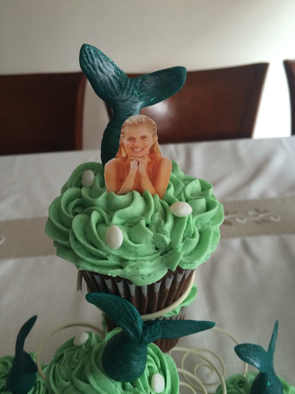 Tortas y Ponques Lucia: Cup Cakes con sirenas de Mako Mermaids