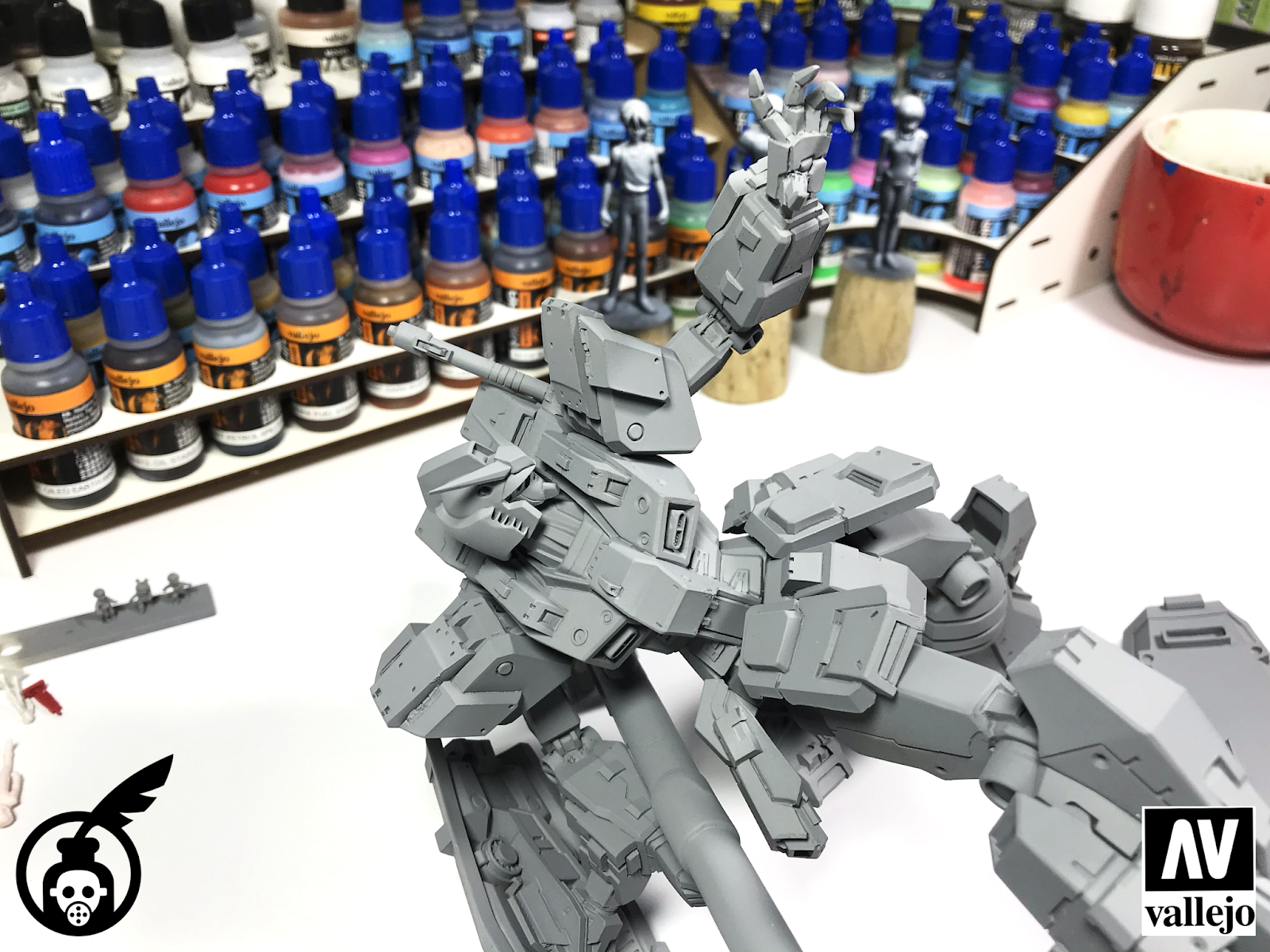 Priming the Full Armor Gundam RX781 with Vallejo Mecha Primers |Don ...