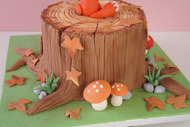 Woodland Tree Trunk Cake With a Fondant Fox