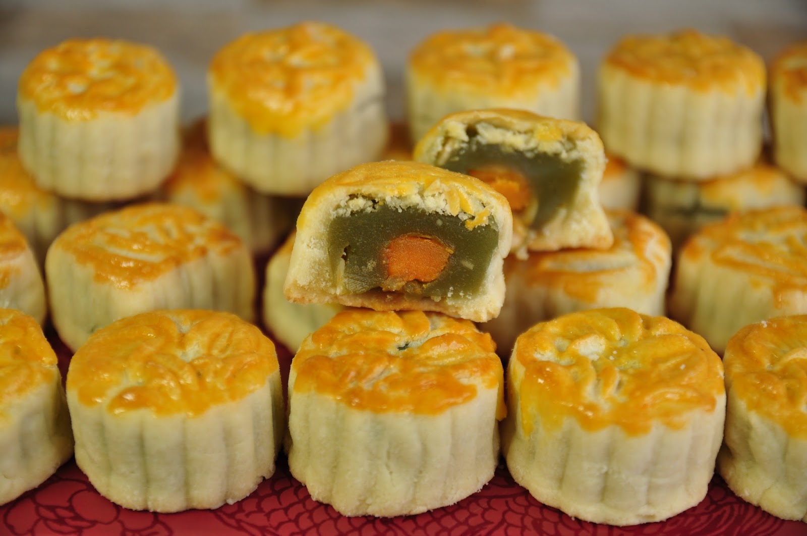 Veronica's Kitchen: Butter Pastry Mini Mooncake -班兰奶油迷你月饼