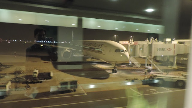 Retro Review: Singapore Air B777 First Class, Singapore-Jakarta