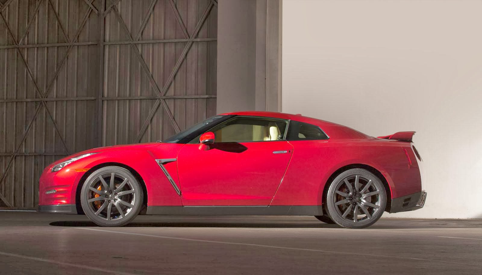Updated 2014 GT-R Revealed [Photo Gallery] : ebeasts.com