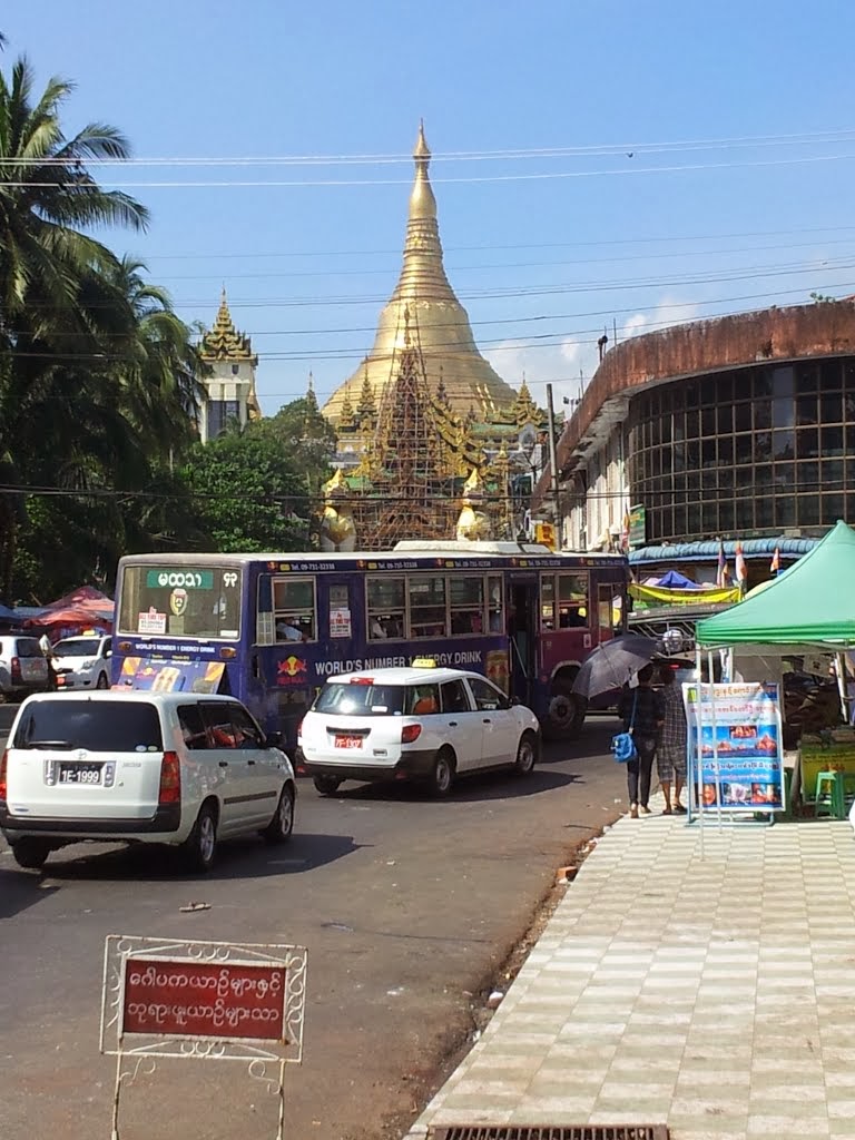 Myanmar Insider: Shwedagon Pagoda Impressions