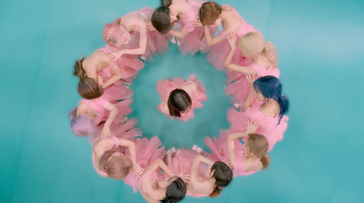 IZ*ONE、11月11日カムバック決定！新アルバムのコンセプトトレーラー「When IZ your BLOOMing moment?」公開 ...