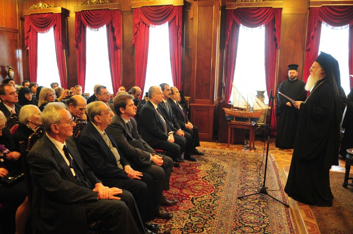 ΦΩΣ ΦΑΝΑΡΙΟΥ: Η ΠΡΩΤΟΧΡΟΝΙΑ ΣΤΟ ΦΑΝΑΡΙ